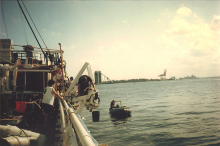 R/V ARCTIC DISCOVERER